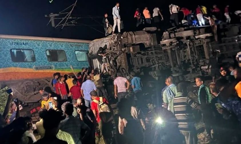 Al menos 207 muertos y cientos de heridos tras un choque de trenes en India - Expo Funes | Las ...
